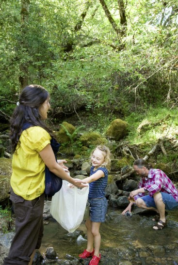 How to Organize a Successful Community Cleanup Event - Map Waste